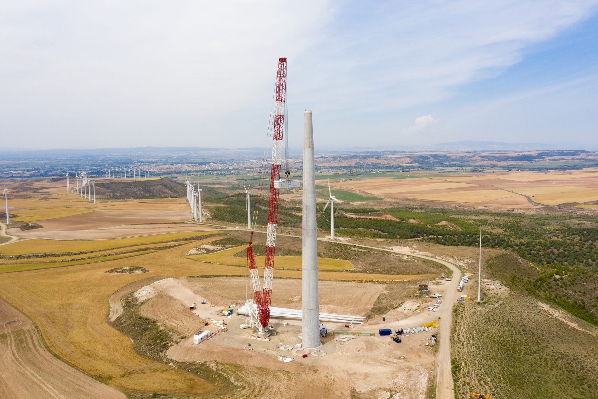 GRUPO AGUADO CON SU LIEBHERR LR 11000 - MOVICARGA