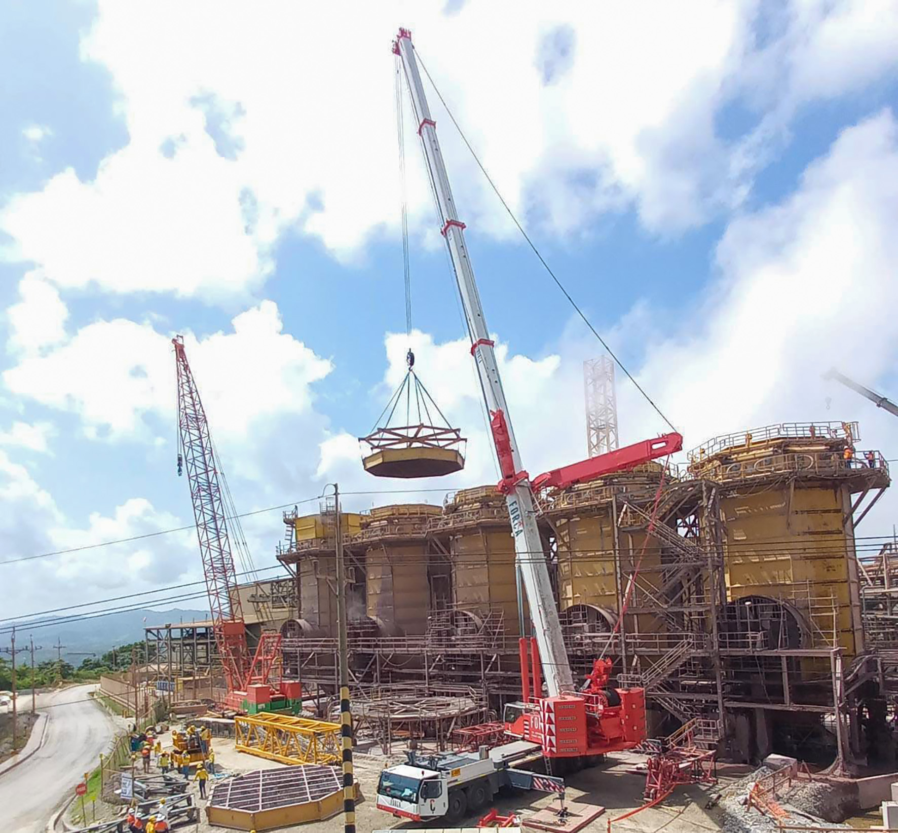 MÁS POTENCIA EN EL CARIBE: FORÇA REFUERZA FLOTA DE GRÚAS CON LIEBHERR ...
