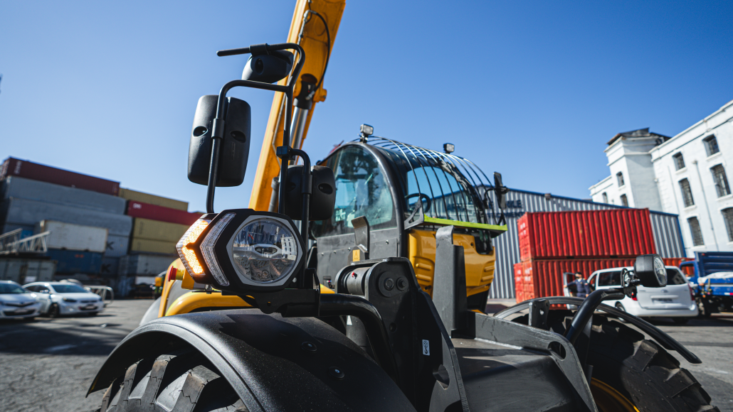 DOS TELESCÓPICOS HERCULES 120.10 DE DIECI PARA LA ARMADA DE CHILE ...