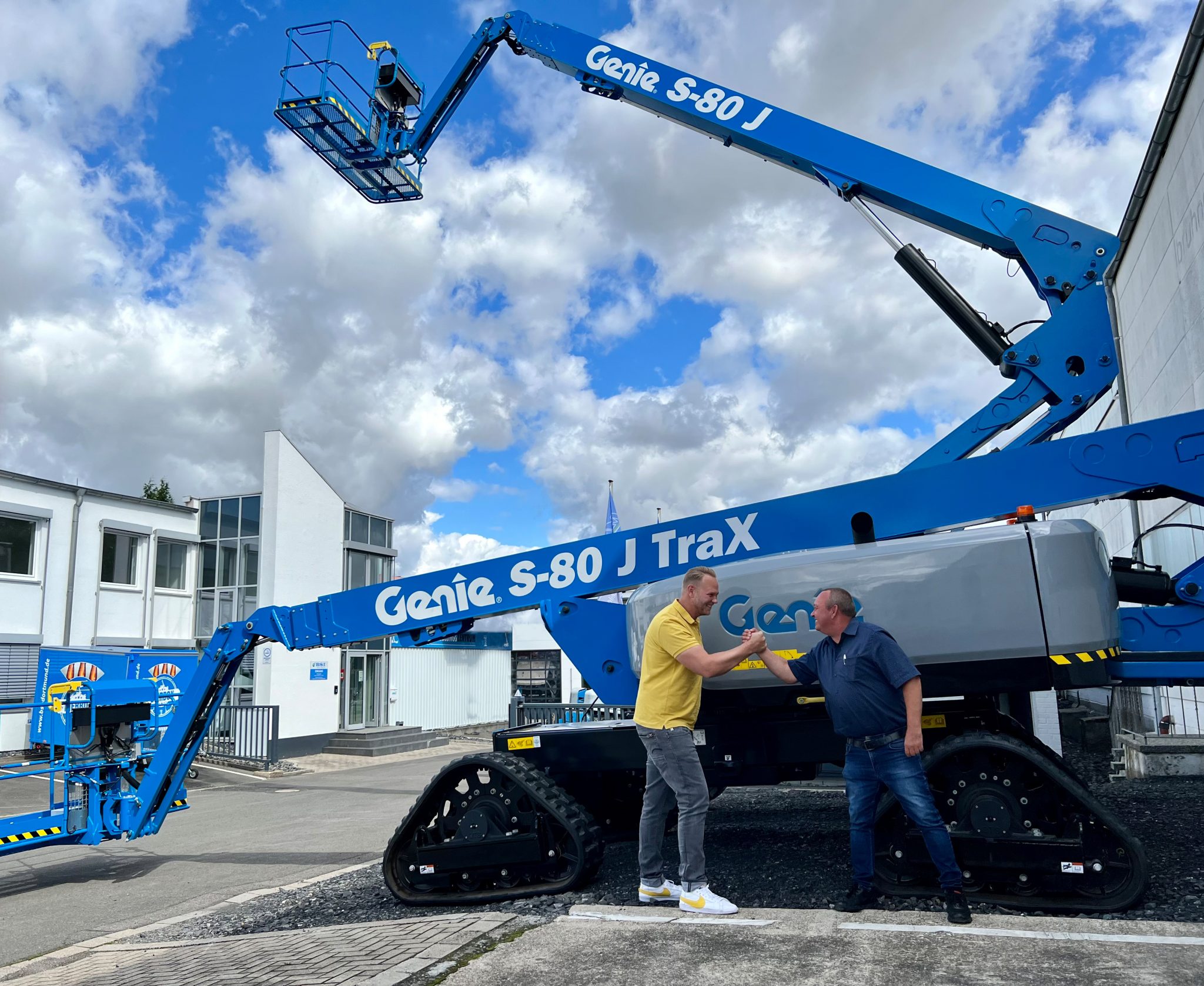 UNA DE LAS PRIMERAS PLATAFORMAS GENIE® S®-80 J TRAX™ EN ALEMANIA ENTREGADA A BSI - MOVICARGA