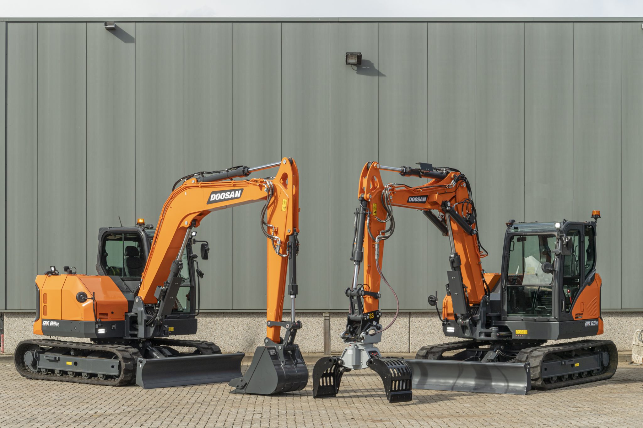 DOOSAN LANZA LA NUEVA MINIEXCAVADORA DX85R-7 DE 8 TONELADAS - MOVICARGA