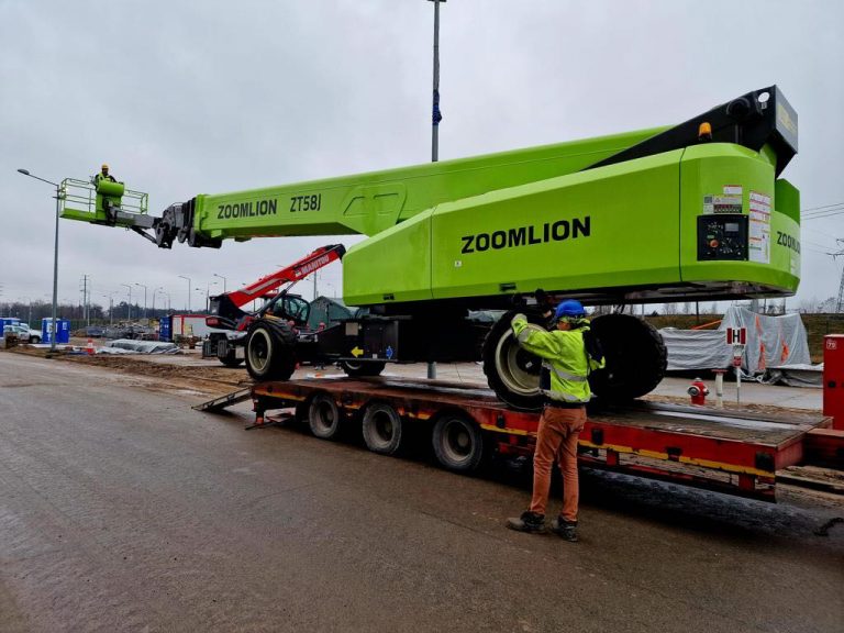 ZOOMLION CON ALE GROUP PRESENTA SU PLATAFORMA DE 58,8 M ZT58J A LOS PREMIOS MOVICARGA - MOVICARGA