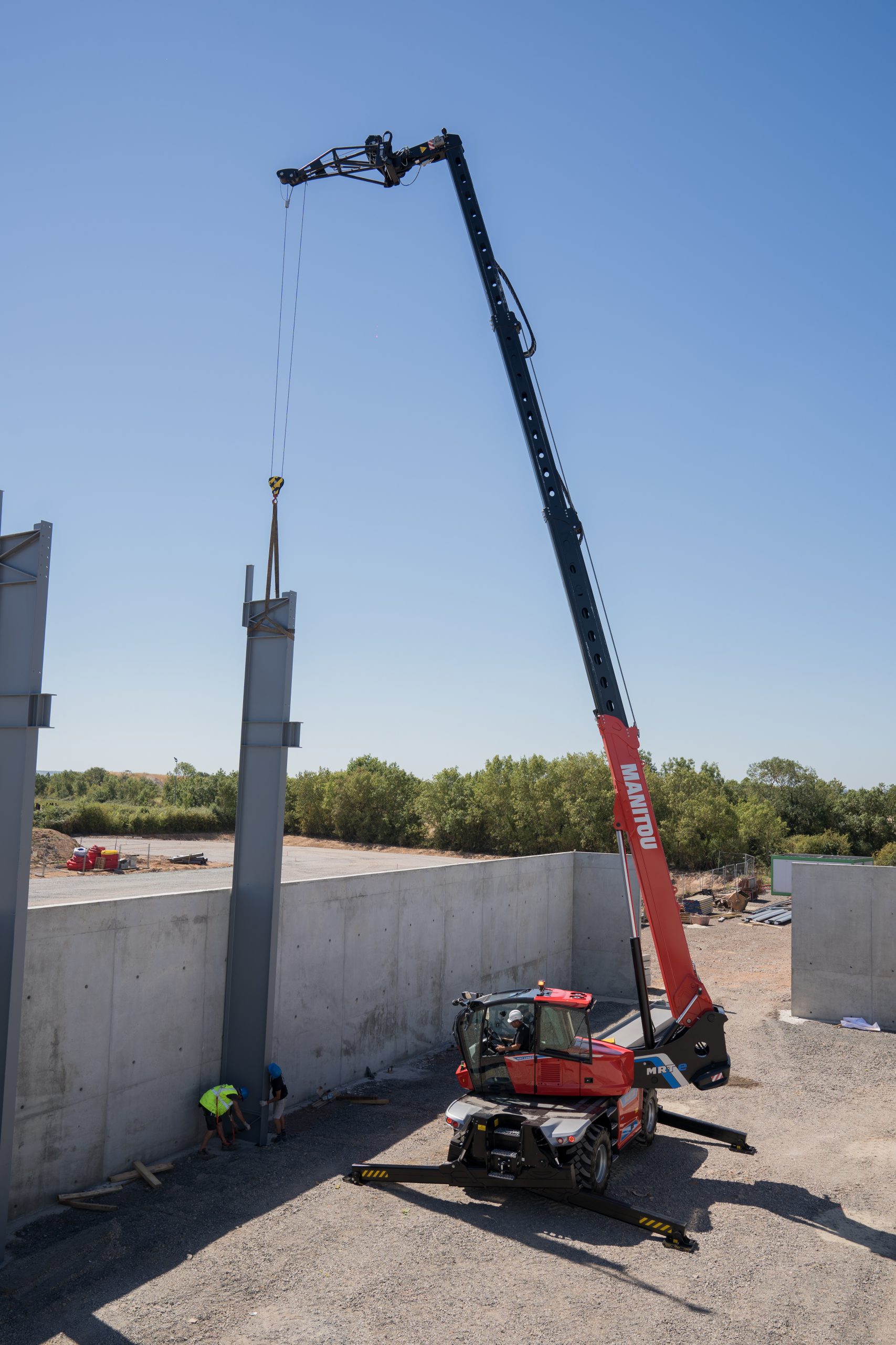 MANITOU PRESENTA SU MANIPULADOR MRT 2260 E VISION+ A LOS PREMIOS MOVICARGA - MOVICARGA