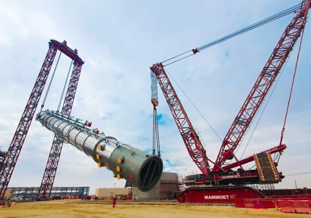 TRABAJOS DE UNA DEMAG CC6800 DE MAMMOET EN LA MAYOR PLANTA DE PDH DEL ...