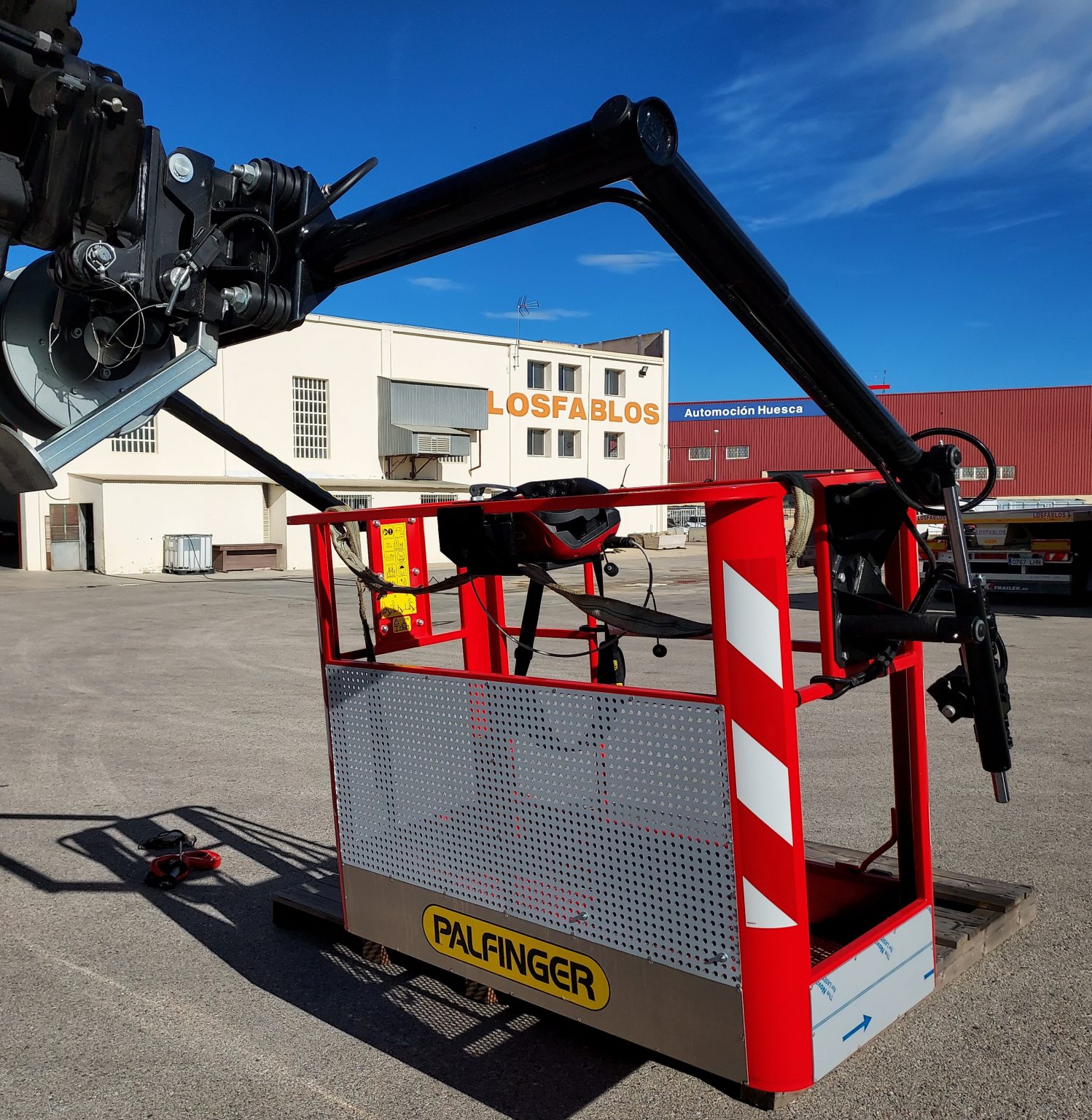 GRÚAS LOSFABLOS POTENCIA SU FLOTA CON LA GRÚA PALFINGER PK 78002 SH ...