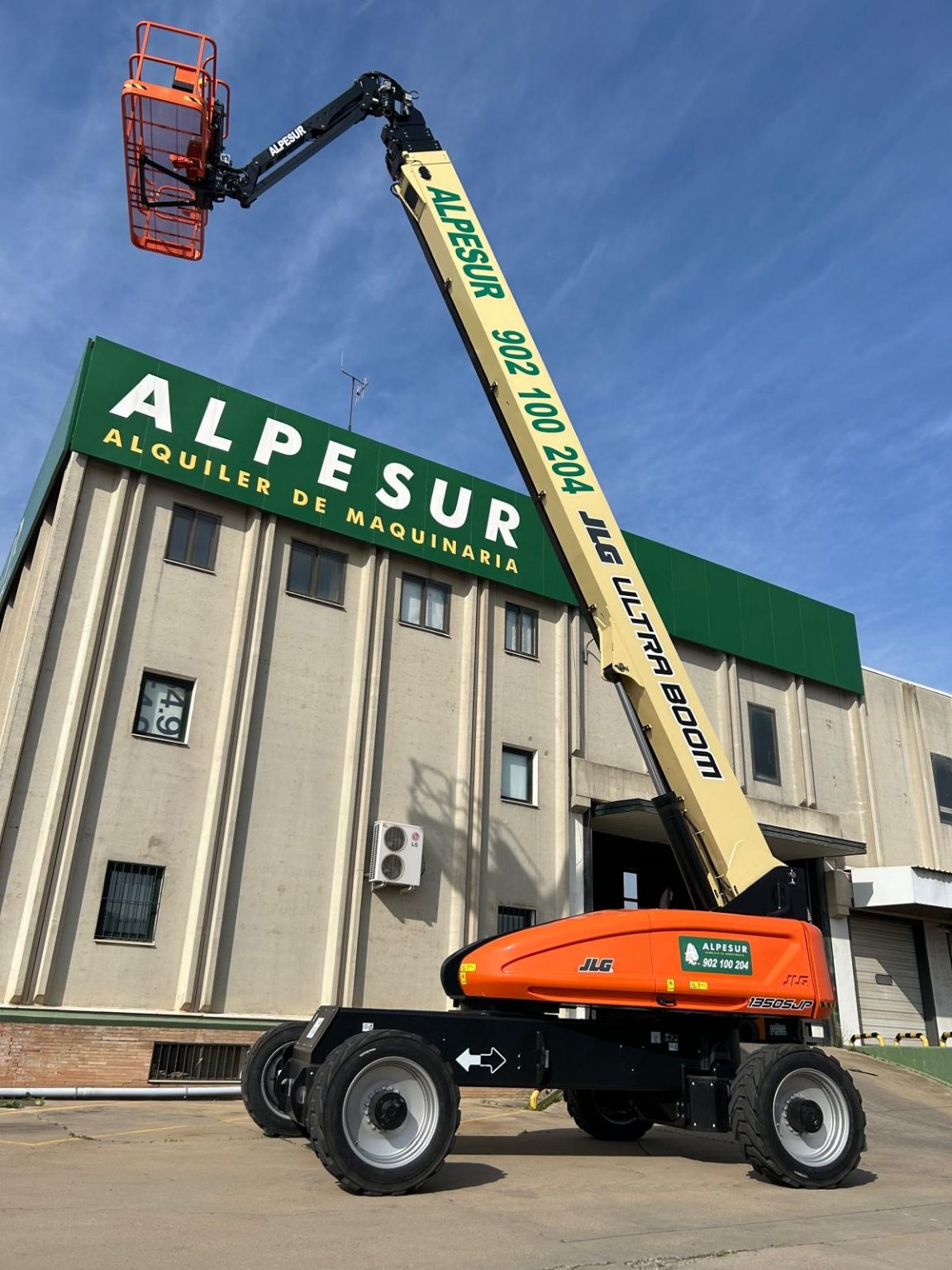 ALPESUR AUMENTA SU FLOTA CON UNA PLATAFORMA TELESCÓPICA JLG DE 43 M ...