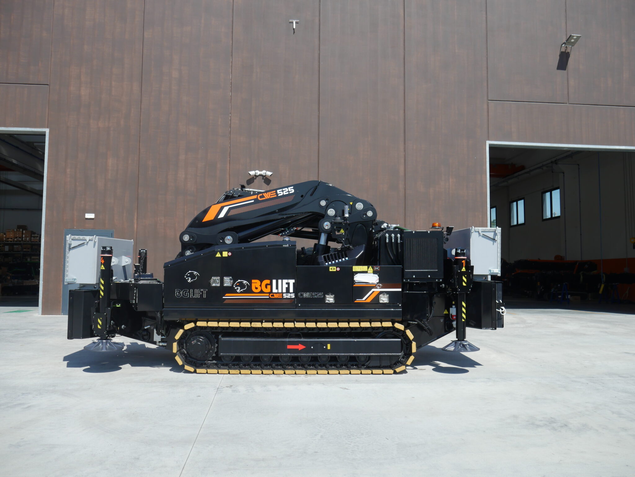 LA CWE 525 DE BG LIFT CUMPLE 12 AÑOS: UNA GRÚA COMPACTA QUE SIGUE ...