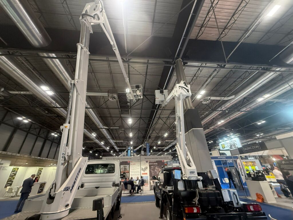 MULTITEL IBÉRICA PRESENTA EN MATELEC MADRID SUS PLATAFORMAS ARTICULADAS MXE 160 Y MXE 200R ...