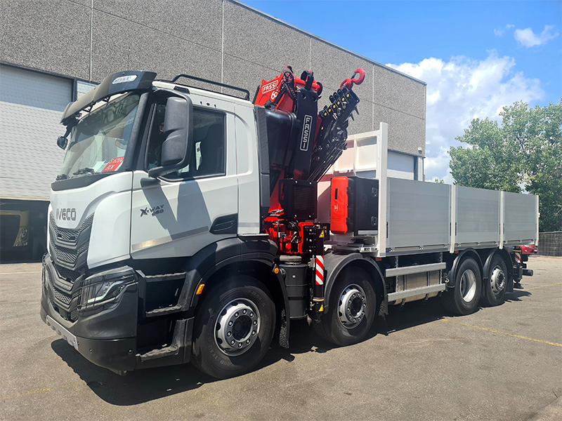 TRANSGRÚAS ENTREGA UNA GRÚA FASSI F545RA.2.24 A TST TORRES SERVICIOS ...