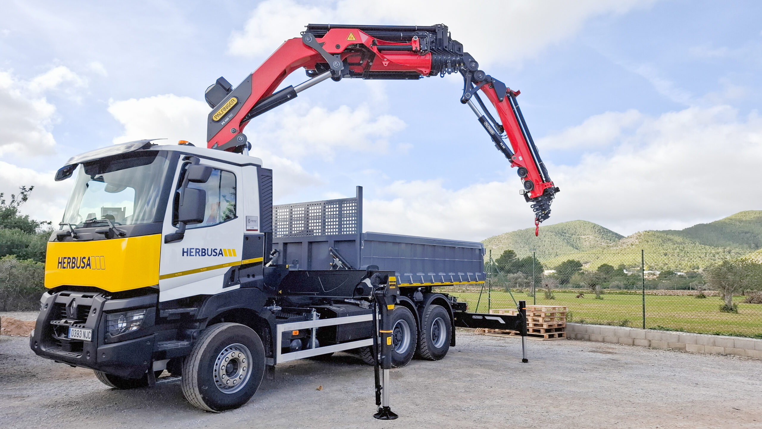 HERBUSA, S.A.U. INCORPORA LA NUEVA PALFINGER PK 480 TEC: TECNOLOGÍA AL ...